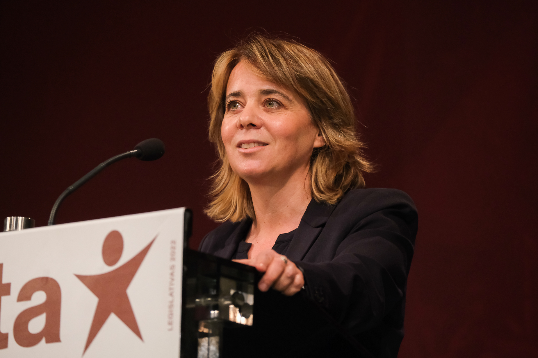 Catarina quer enfrentar interesses económicos para “acertar as contas ...