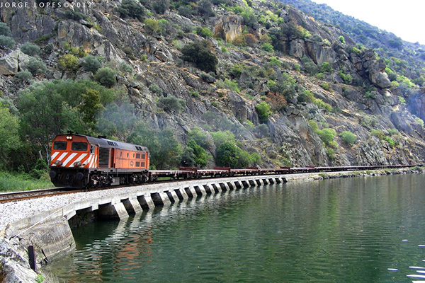 “Modernização da linha do Douro não foi cumprida” | Esquerda