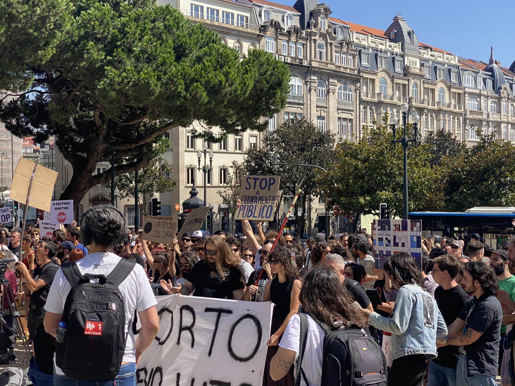 Queremos voltar para o STOP, é a nossa casa” | Esquerda
