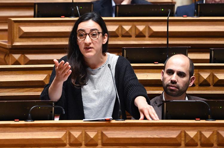 CTT: só um serviço totalmente público consegue chegar a toda a ...